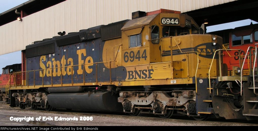 BNSF 6944